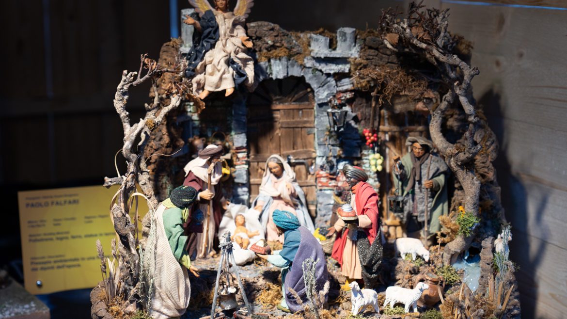 ELYSIAN Magazine | What is a Crèche - The Nativity Scene